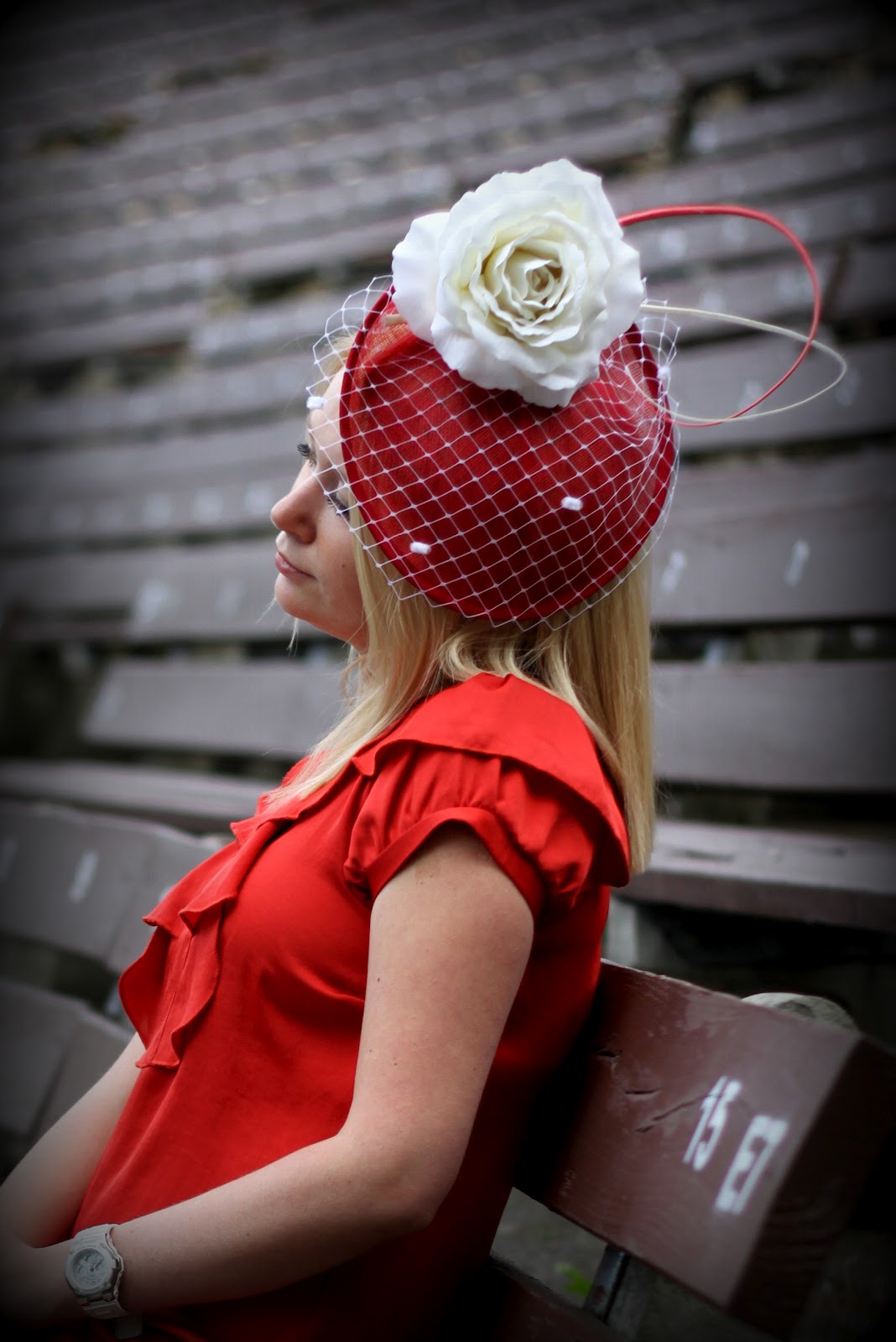 Fascynatoria - WOMEN, FASHION, HATS: Fascynator w operze leśnej