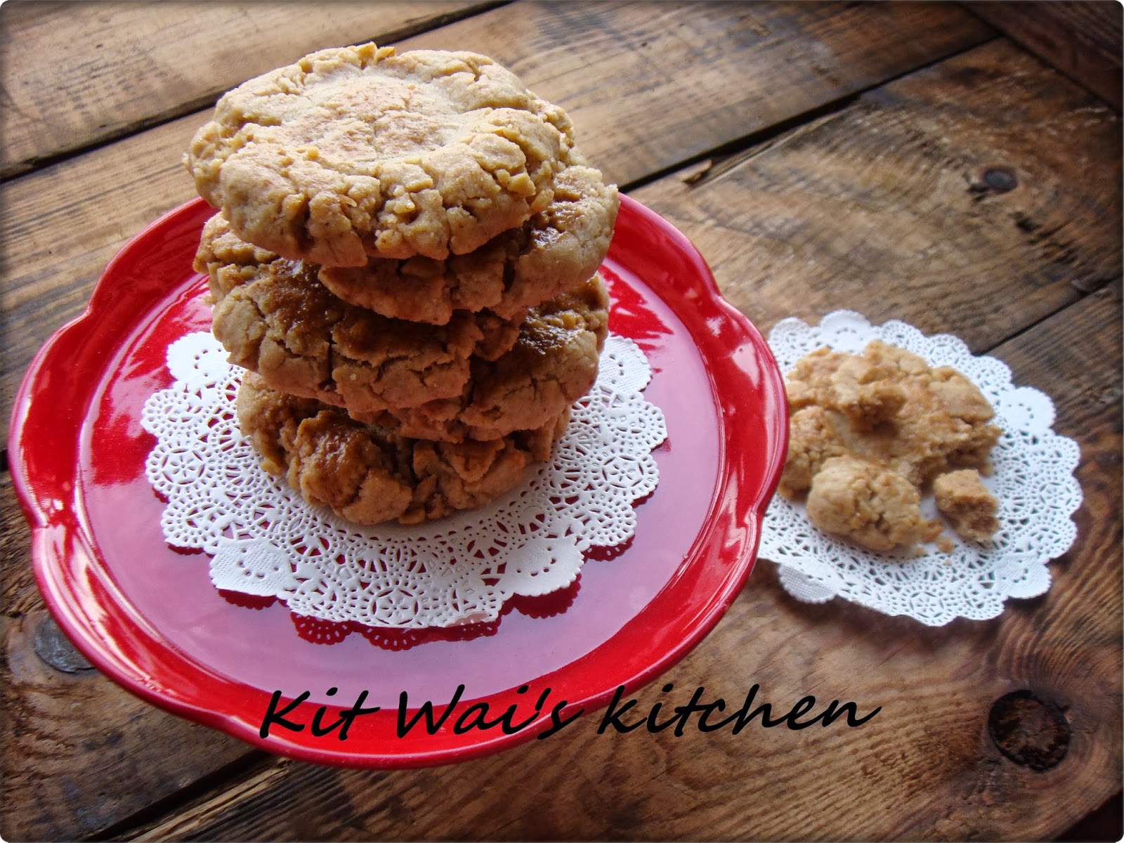 Kit Wai's kitchen : 传统核桃酥 ~ Traditional Chinese walnut cookies