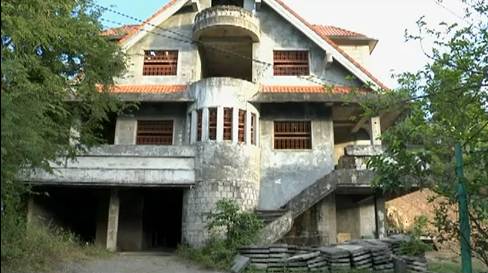 Make Me Blush: Alejandro "Bong" Ramos' Butas 2 - Confused Perspectives ...