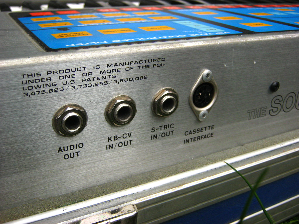 MATRIXSYNTH: Vintage MOOG The Source SN 1869