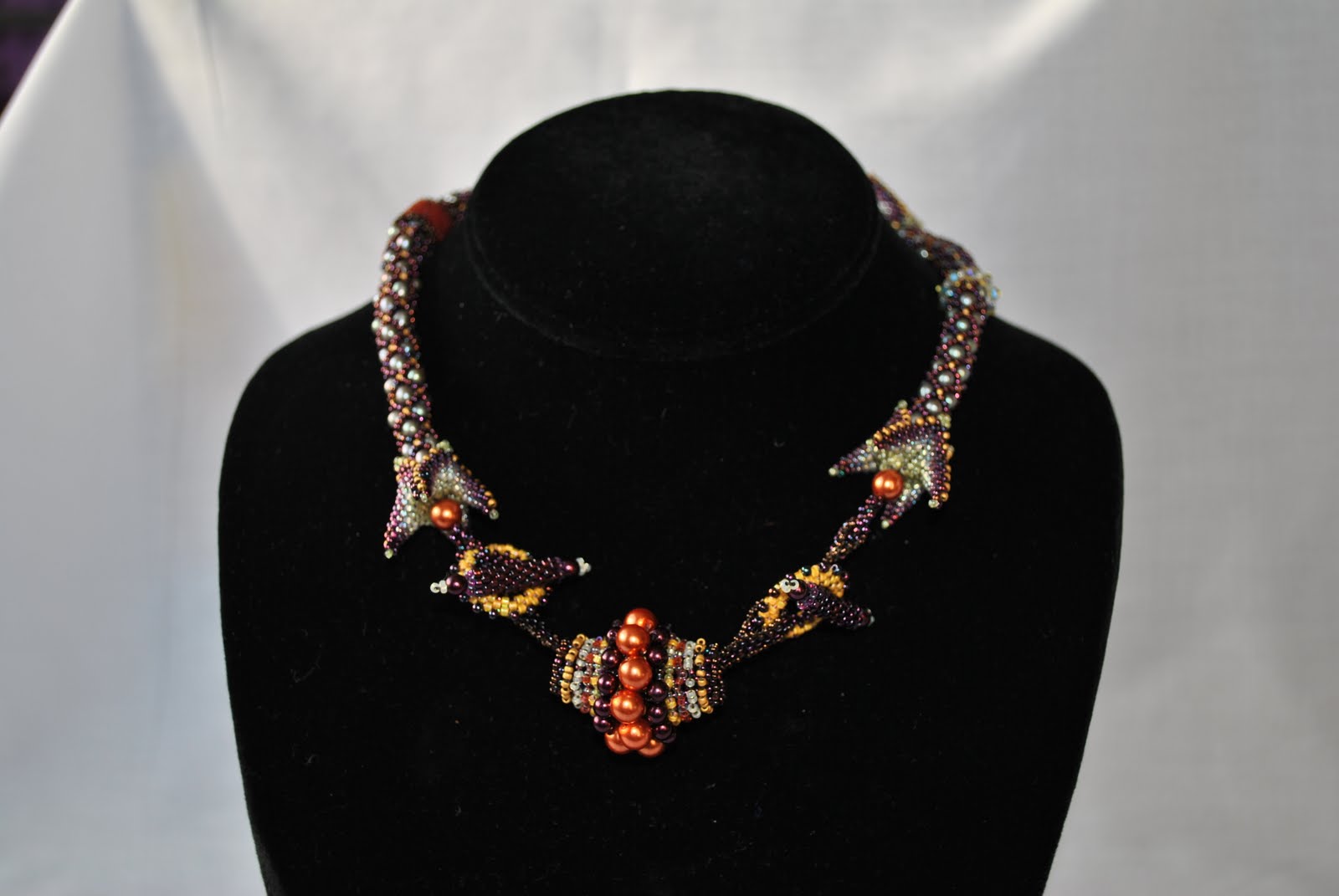 Bumblin Beads: Laura McCabe's Lantern Lighter Necklace Variation