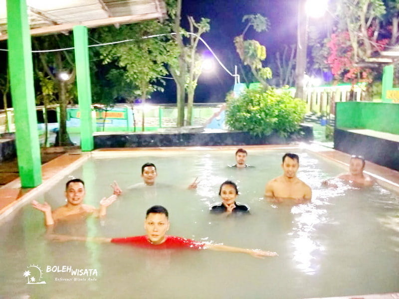 Pemandian Air Panas Sidebuk-debuk di Kaki Gunung Sibayak, Berastagi ...