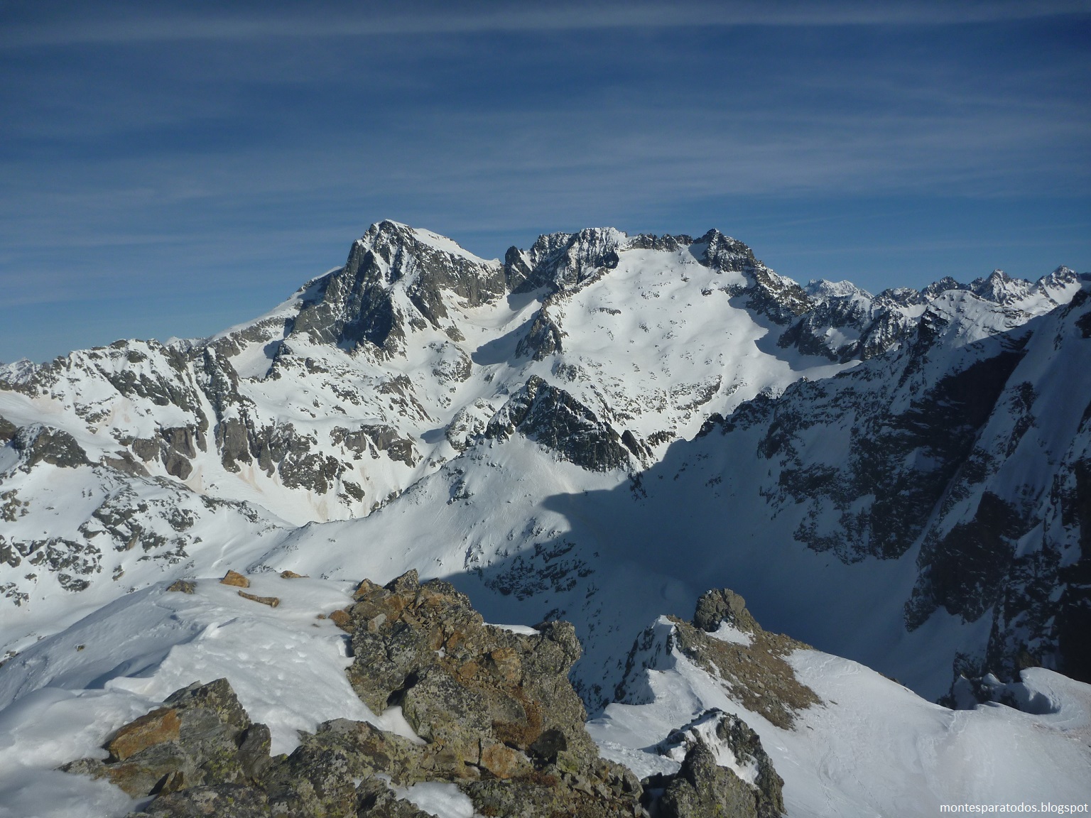 montañismo para todos.: ARRIEL Y PEQUEÑO ARRIEL CON ESQUIES.