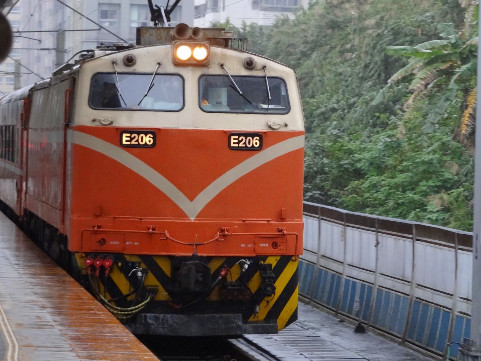 Blair's 鐵道攝影: E206電力機車 / TRA E206 Electric locomotive
