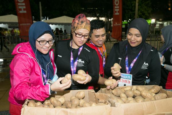 RUNNING WITH PASSION: Potatoes USA “Power Up” Putrajaya Night Marathon 2018