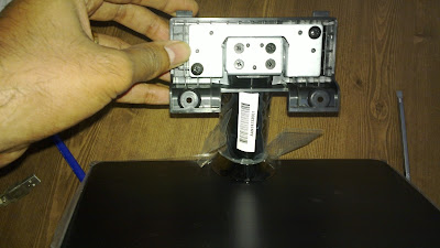 Qt ,Maemo and some other stuff: Unboxing LG flatron E2742 LED monitor