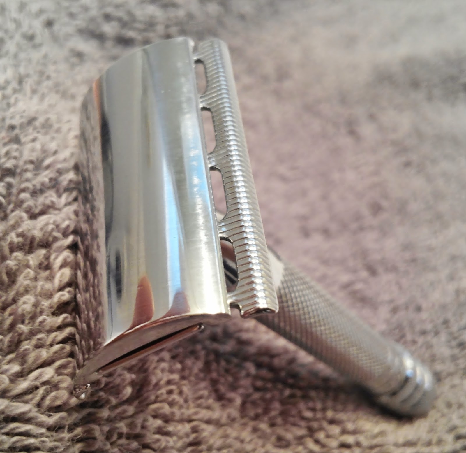 Rimei 2003 Clone - Pitting on Safety Bar : r/wicked_edge