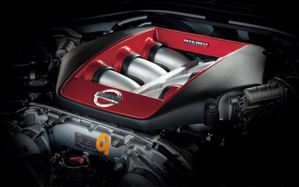 APRESENTAÇÃO: Nissan GT-R (MY 2014). Nissan GT-R NISMO. - COCKPIT AUTOMÓVEL