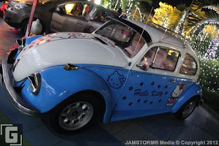 GeekMatic!: Sights & Highlights: Hello Kitty Cars!