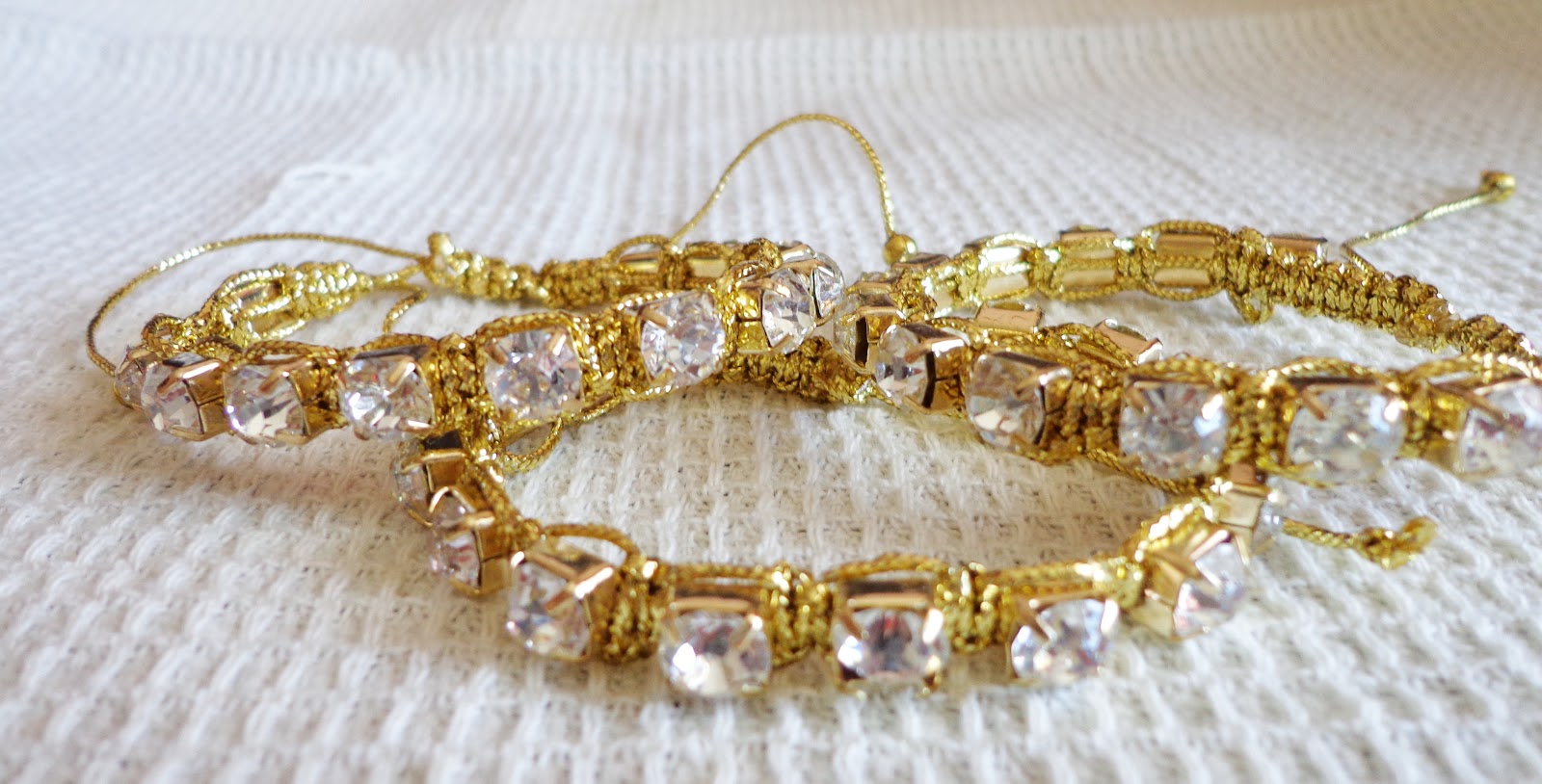 Ter estilo é barato: SHAMBALLA DE STRASS DOURADA