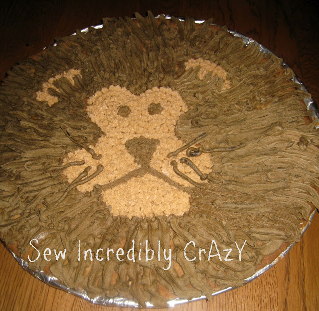 Sew Incredibly Crazy: Lion Cookie Cake