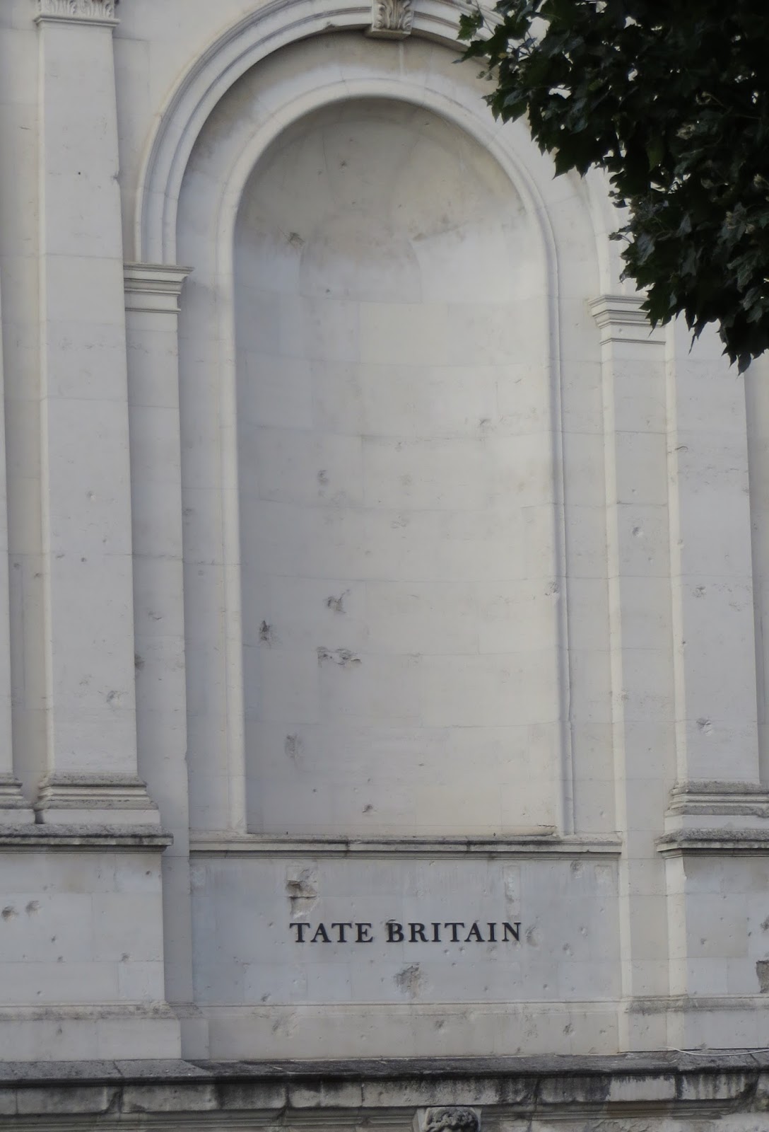 Straining over the blog..... More Tales from an Urbane Flâneur: The ...