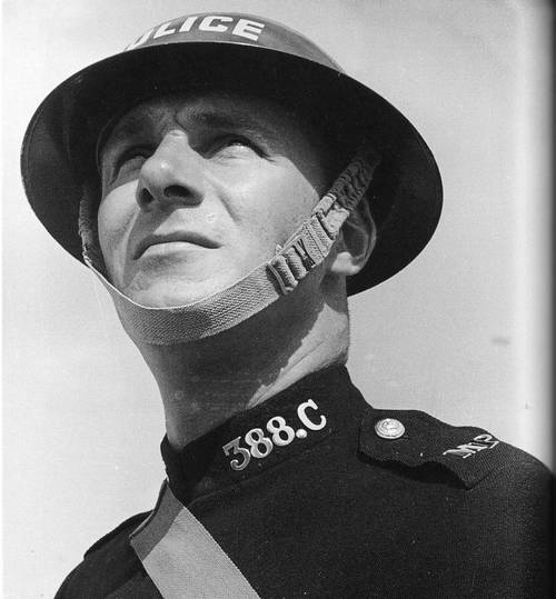 Avon & Somerset Constabulary: British Police WW2 Steel Helmet