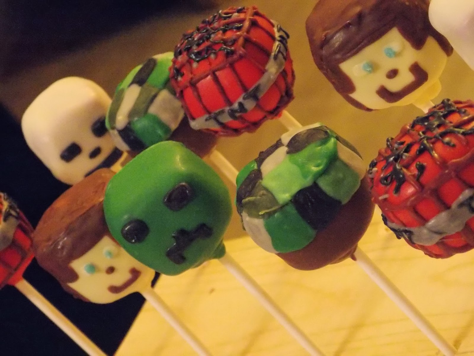 One Main Ingredient... Love.: Cake Pops - Minecraft