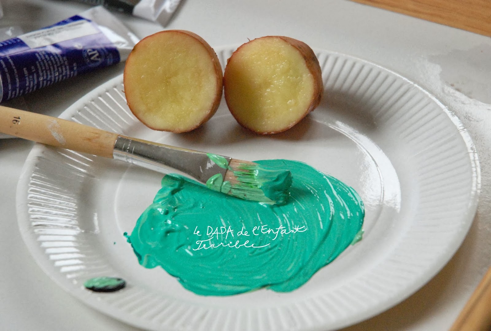 Le DADA de l'Enfant Terrible: Deux paons / Dva pávi