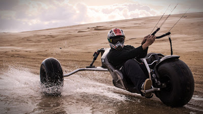 Baldivis Kite Buggying: Carbon fibre kite buggy - more pictures