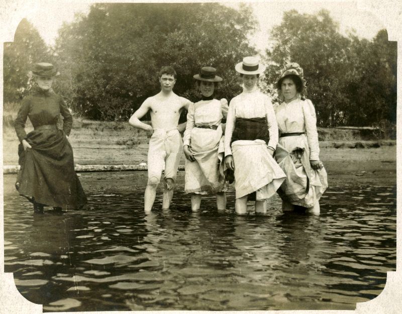 Simplicity, Peace, and Happiness: 50 Found Snapshots That Defined ...