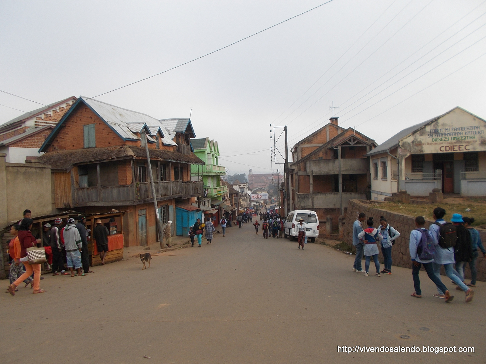 VIVENDO SALENDO: Le immagini di Ambositra, la Capitale dell'artigianato ...