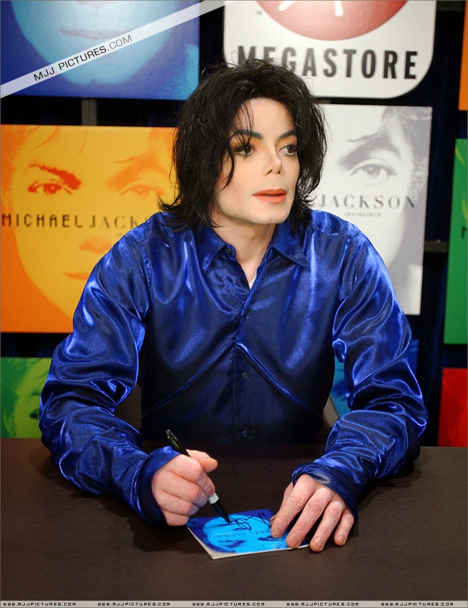 [FOTOS] Michael Jackson sessão de autógrafos de Invincible - 07 de ...