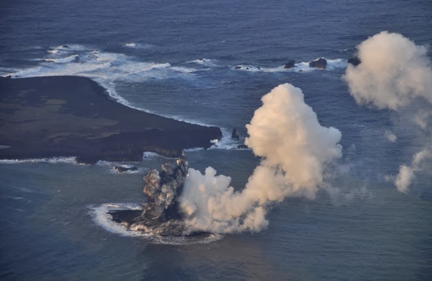 Species New to Science: [Geology / News • 2013] Nishima-Shima Volcano ...