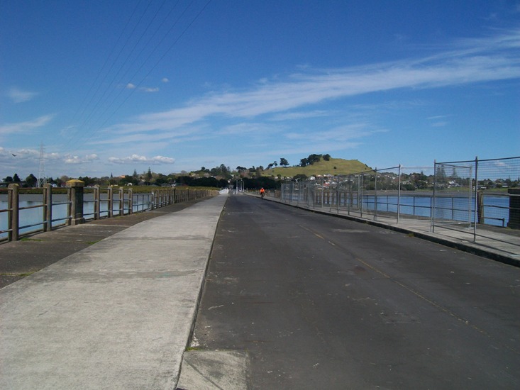 Timespanner: How about a plaque for old Mangere Bridge?
