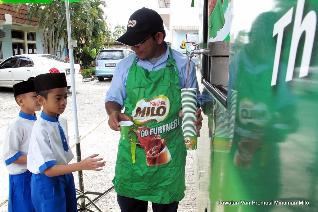 Blog SRTLDB: Lawatan Van Promosi Minuman Milo