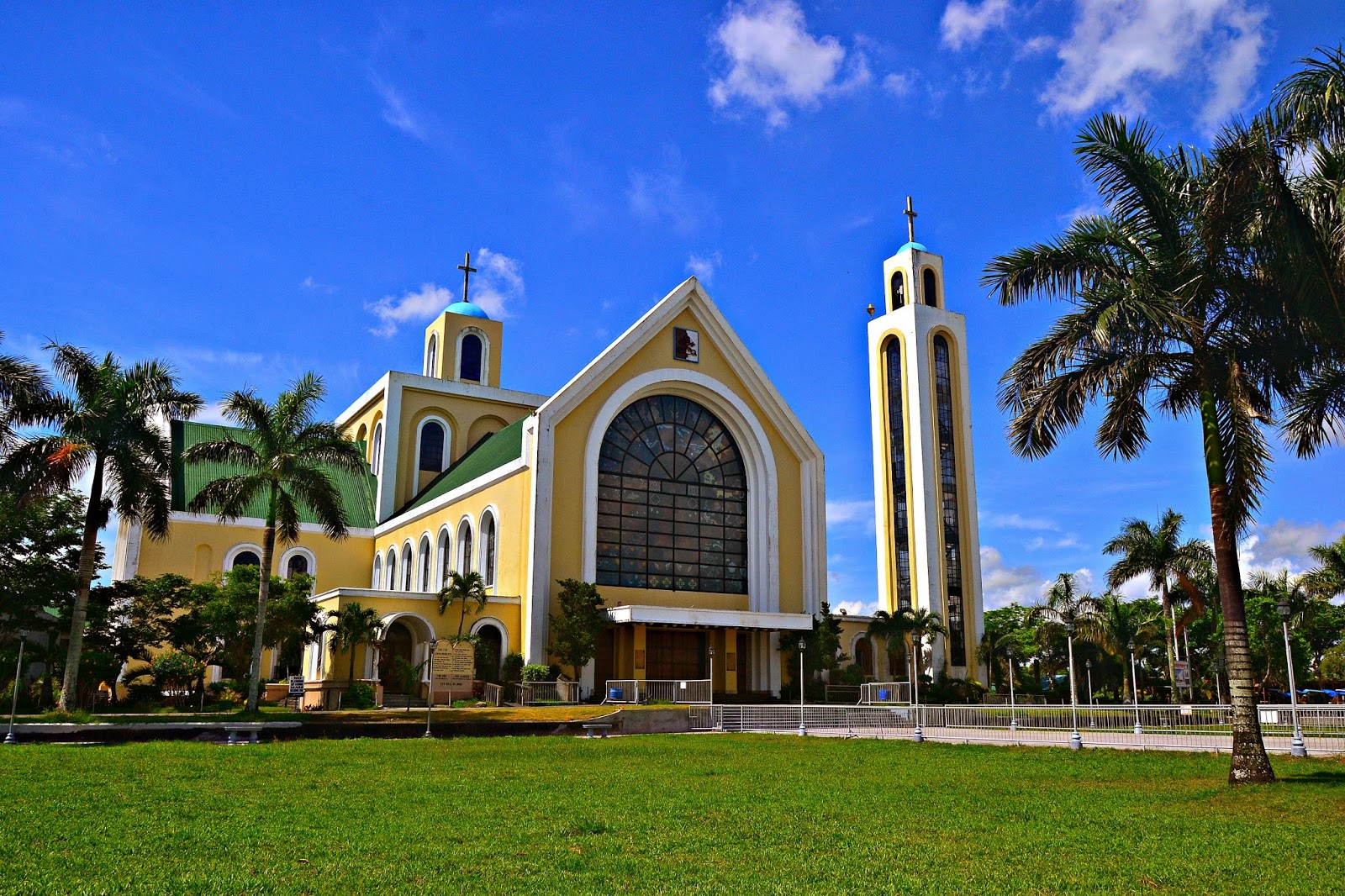 Peñafrancia Basilica Minore - Camarines Sur