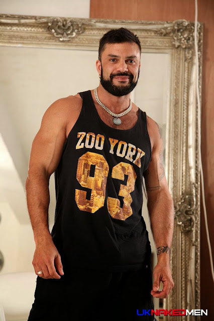 Daily Bodybuilding Motivation: HOT MALE MODEL ROGAN RICHARDS