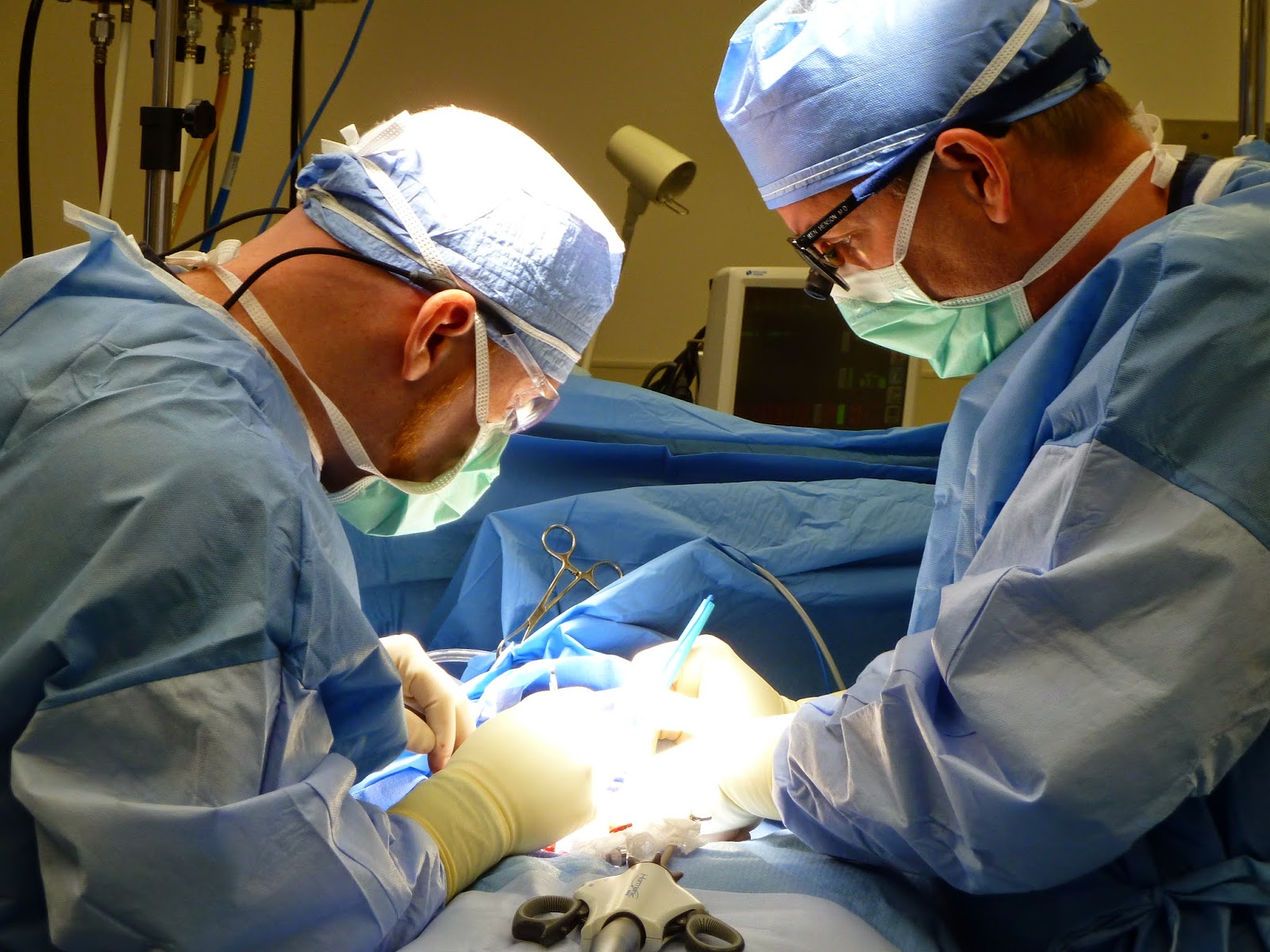 Distractions During Surgery is Common | Fauquier ENT Blog