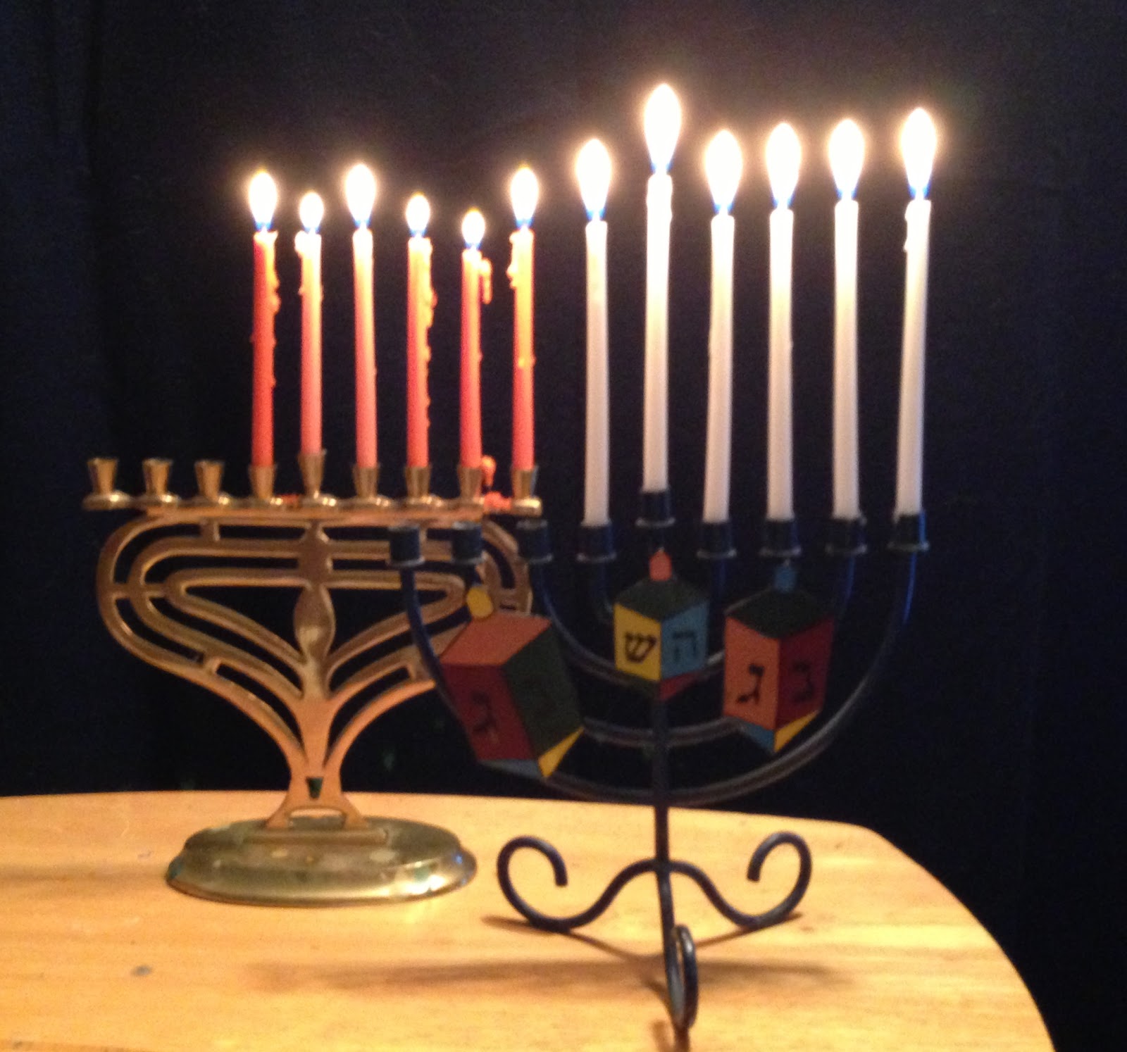 Yesh Li Blog: Chag Chanukah Sameach!