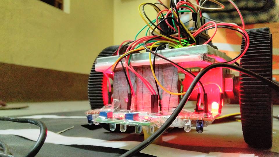 LINE FOLLOWER BOT USING ARDUINO.