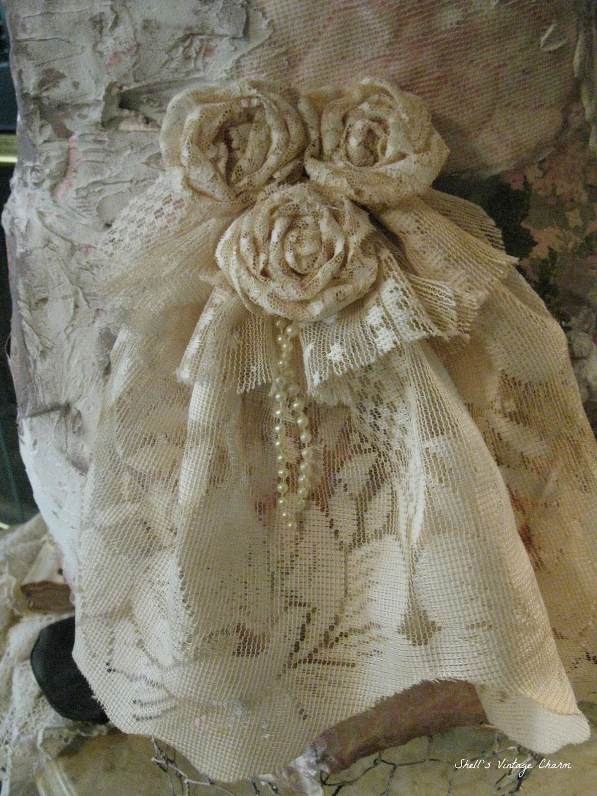 Shell's Vintage Charm: Shabby Chic Chicken Wire Dress Form