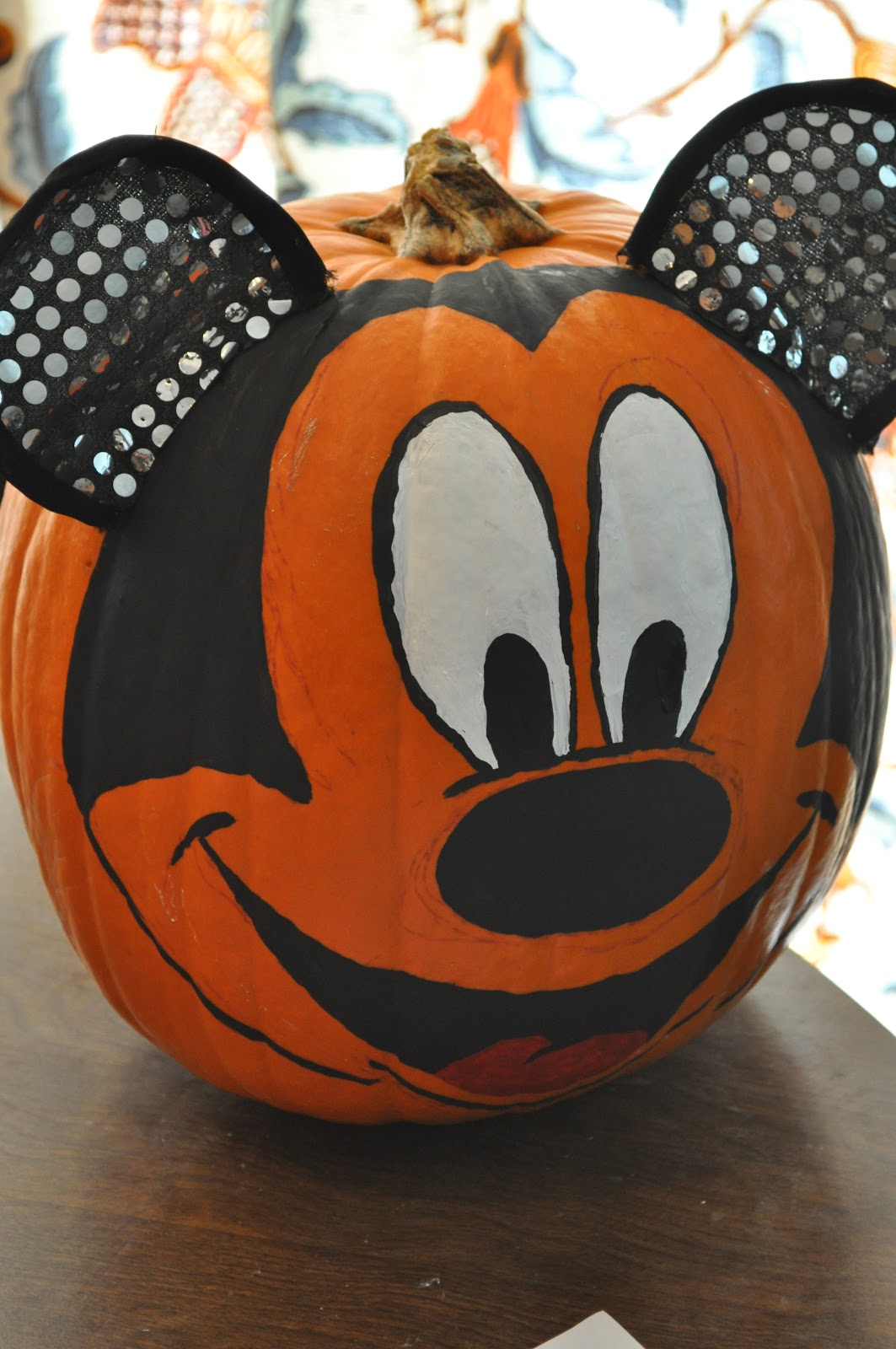 nannyandbapoo.blogspot.com: Mickey Mouse Pumpkin
