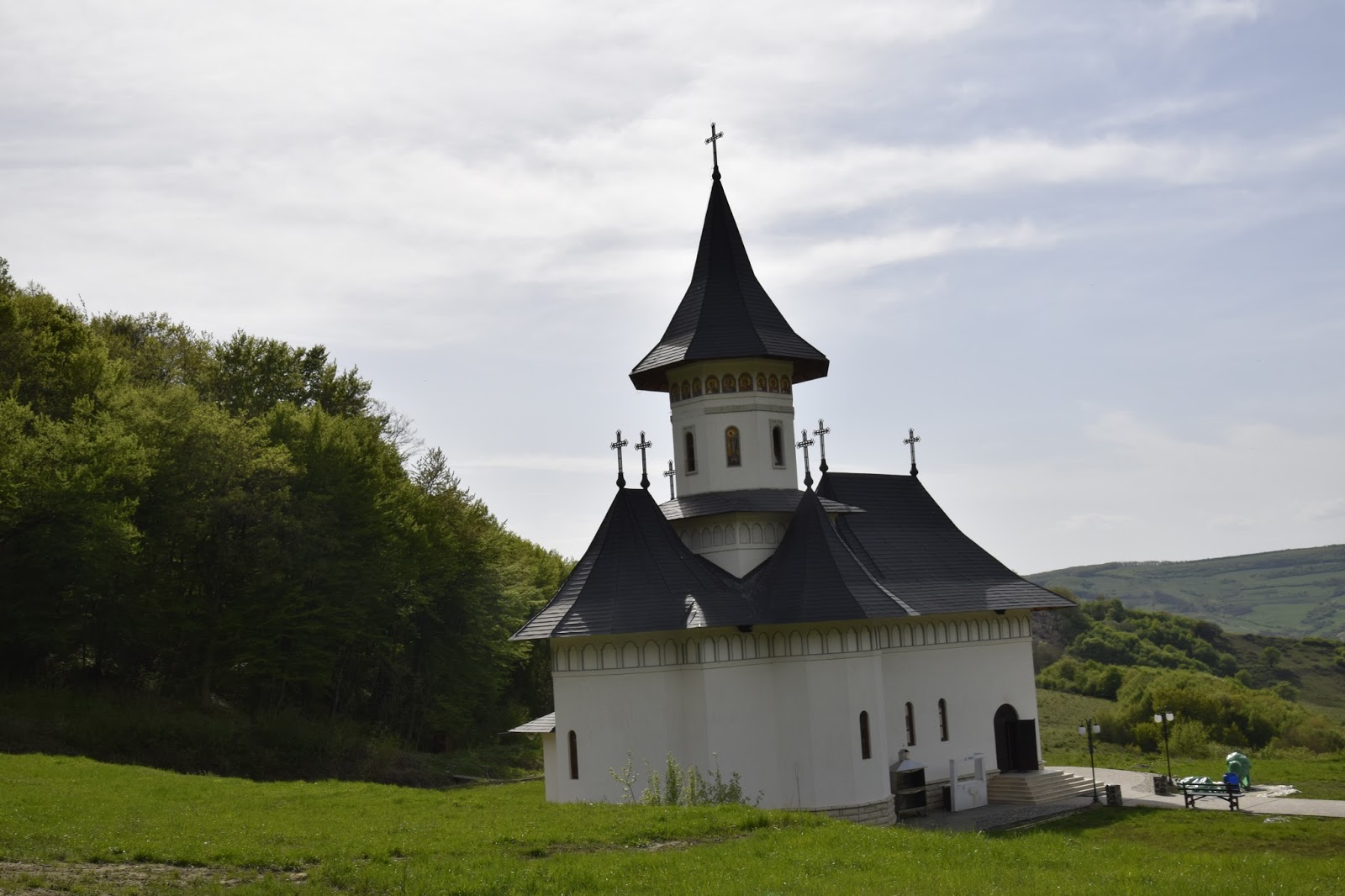 Dar!: Manastirea Nuseni