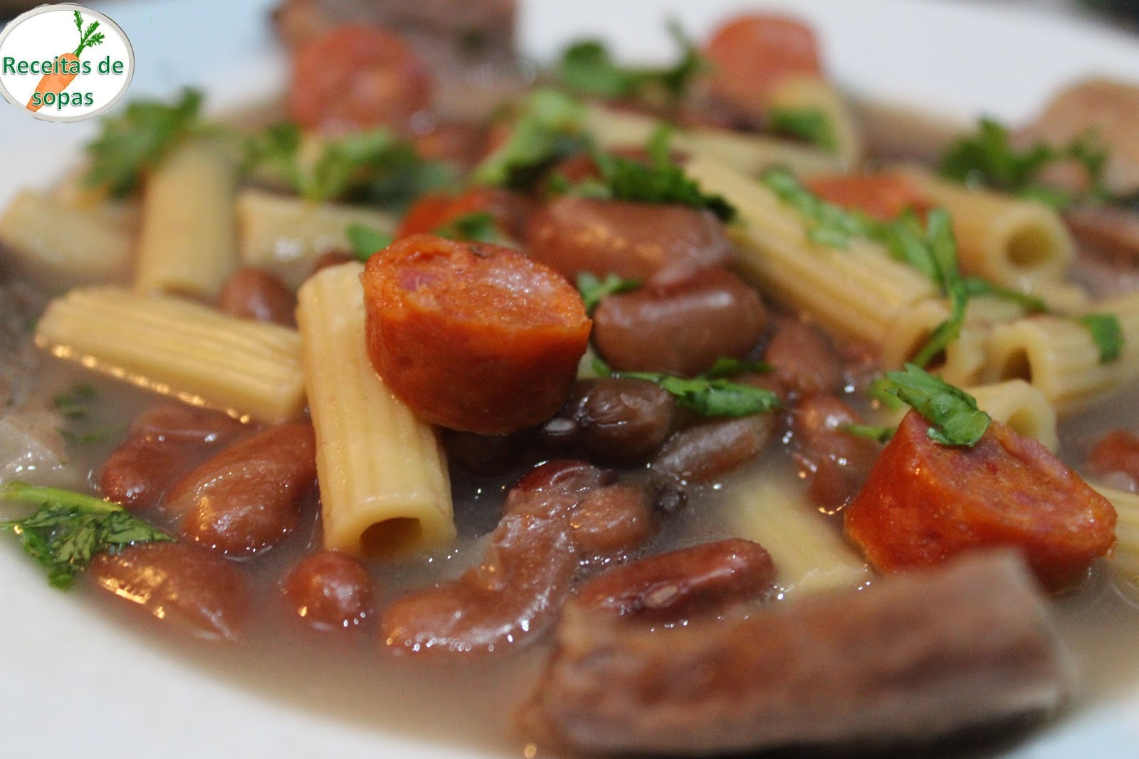 Receitas de sopas: Sopa de feijão deliciosa com carne ♥♥♥