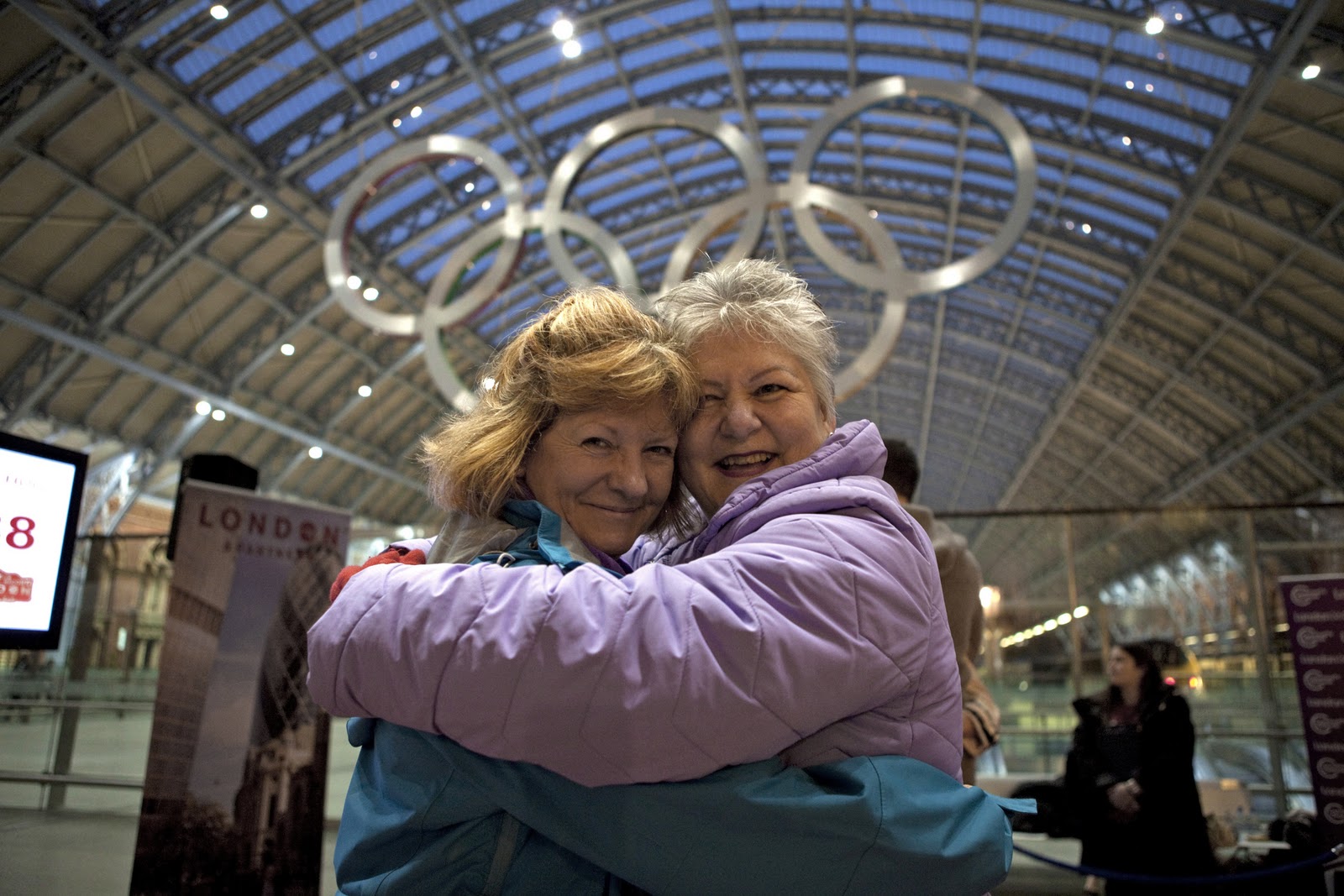 Por si las moscas 2011 rich bowen photography: Huggers, attempt for ...