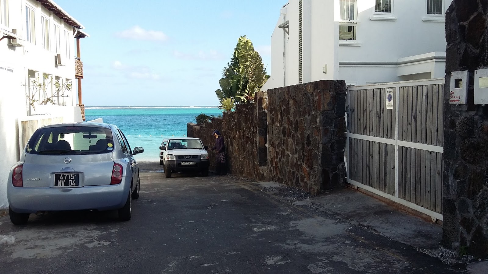 Go with Henry: Stunning Blue Bay Marine park