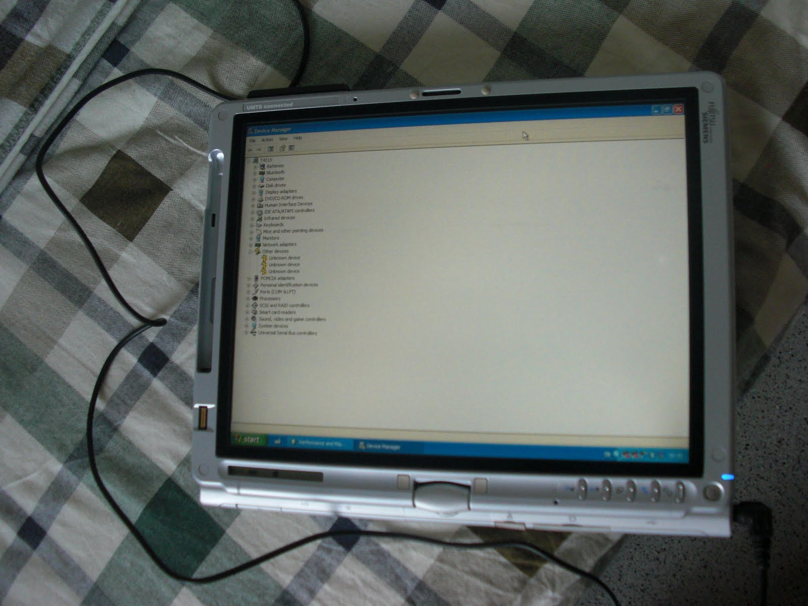 anti-widescreen: Windows Tablet PC Fujitsu Siemens Lifebook T4215