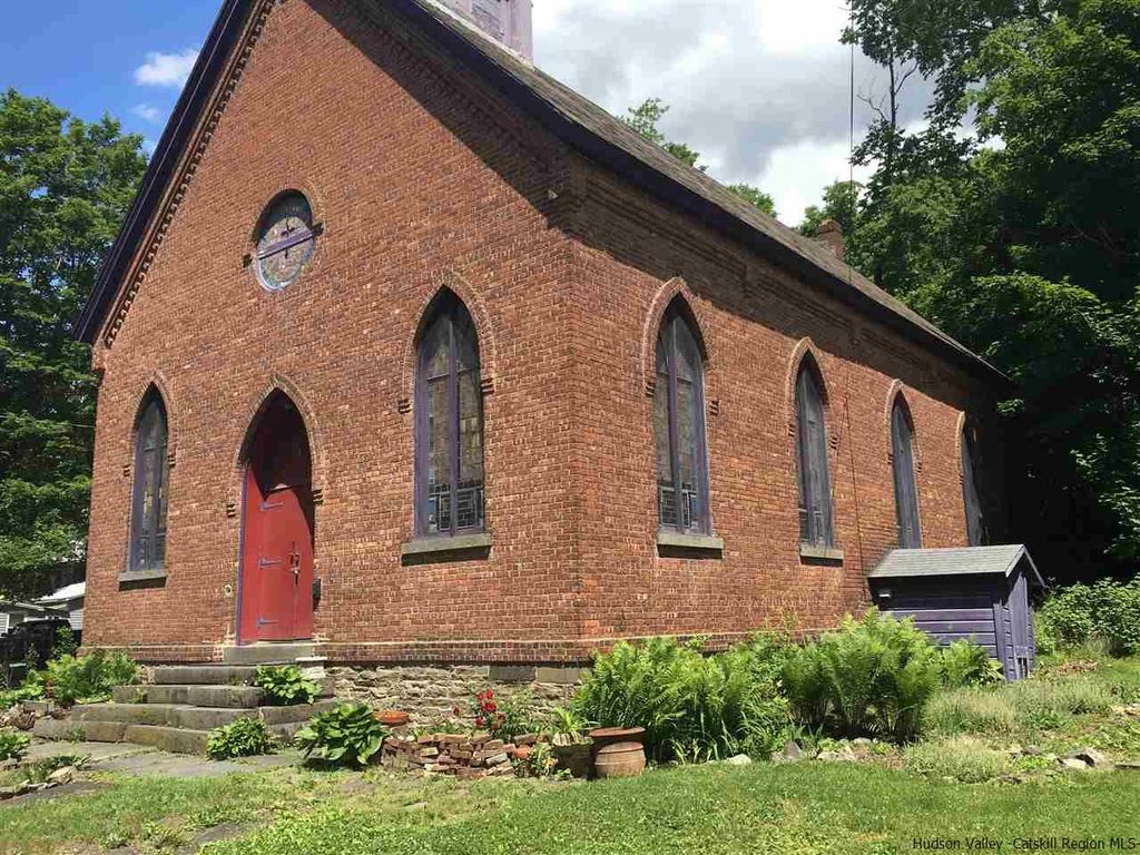 Sweet House Dreams: 1878 Church Conversoin in Leeds, New York