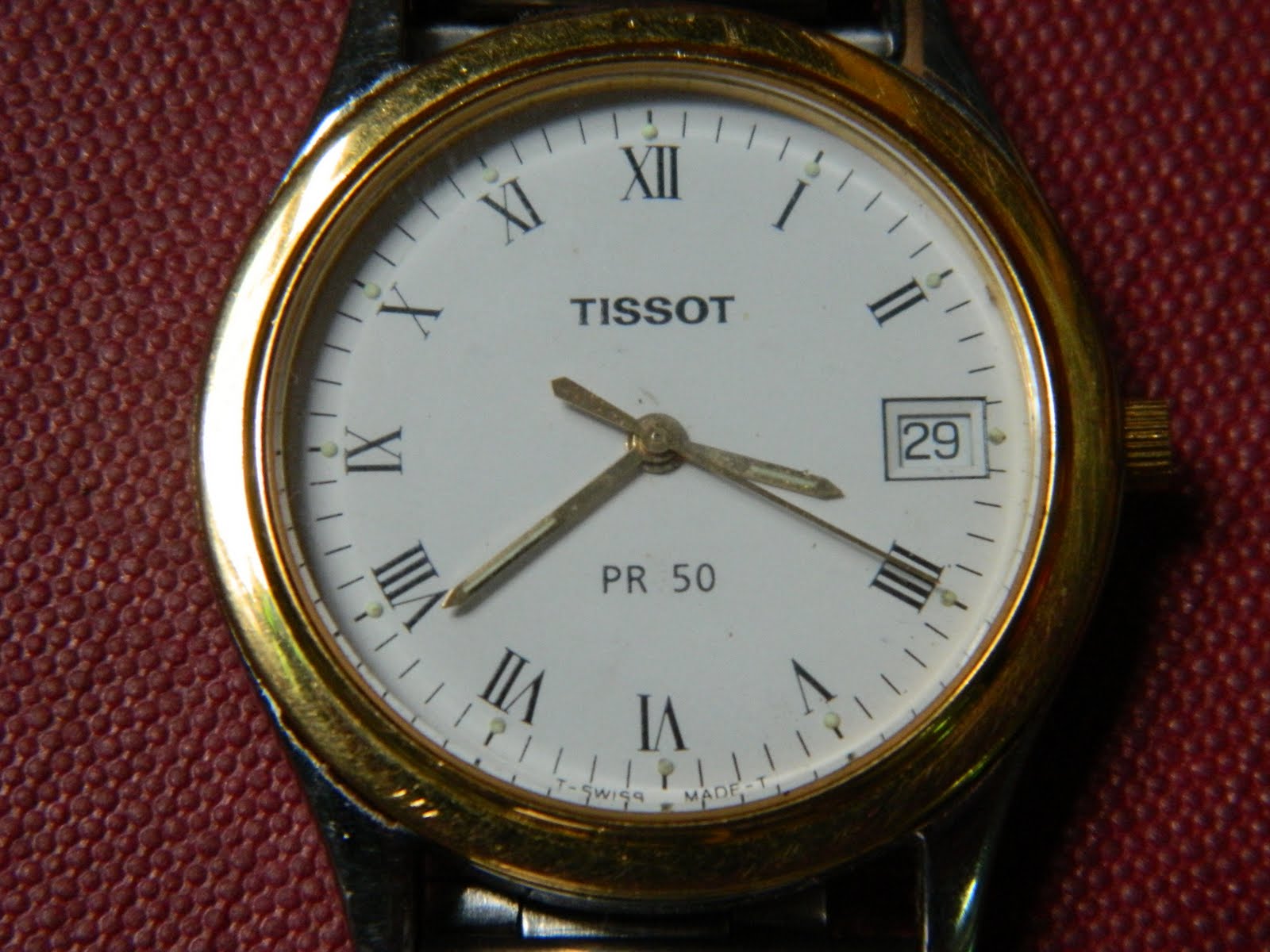 barang vintage : tissot pr50 quartz ( SOLD )