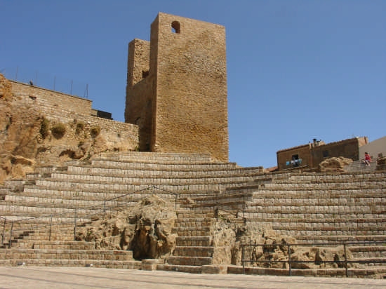Viajar a Sicilia: Pollina: entre la torre y el maná