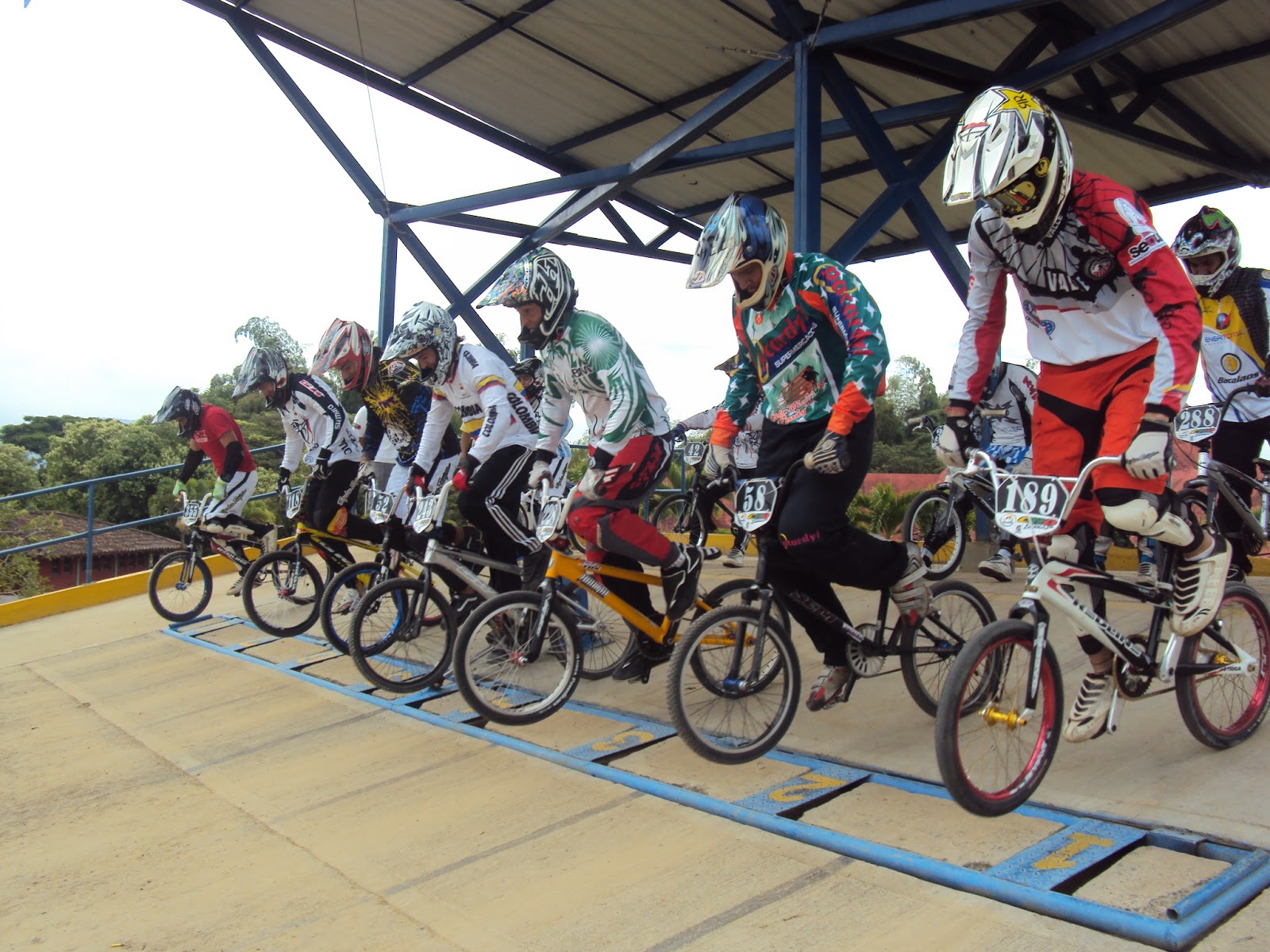 Vecinos Pereira: II Válida de la Copa Occidente Colombiano de Bicicross