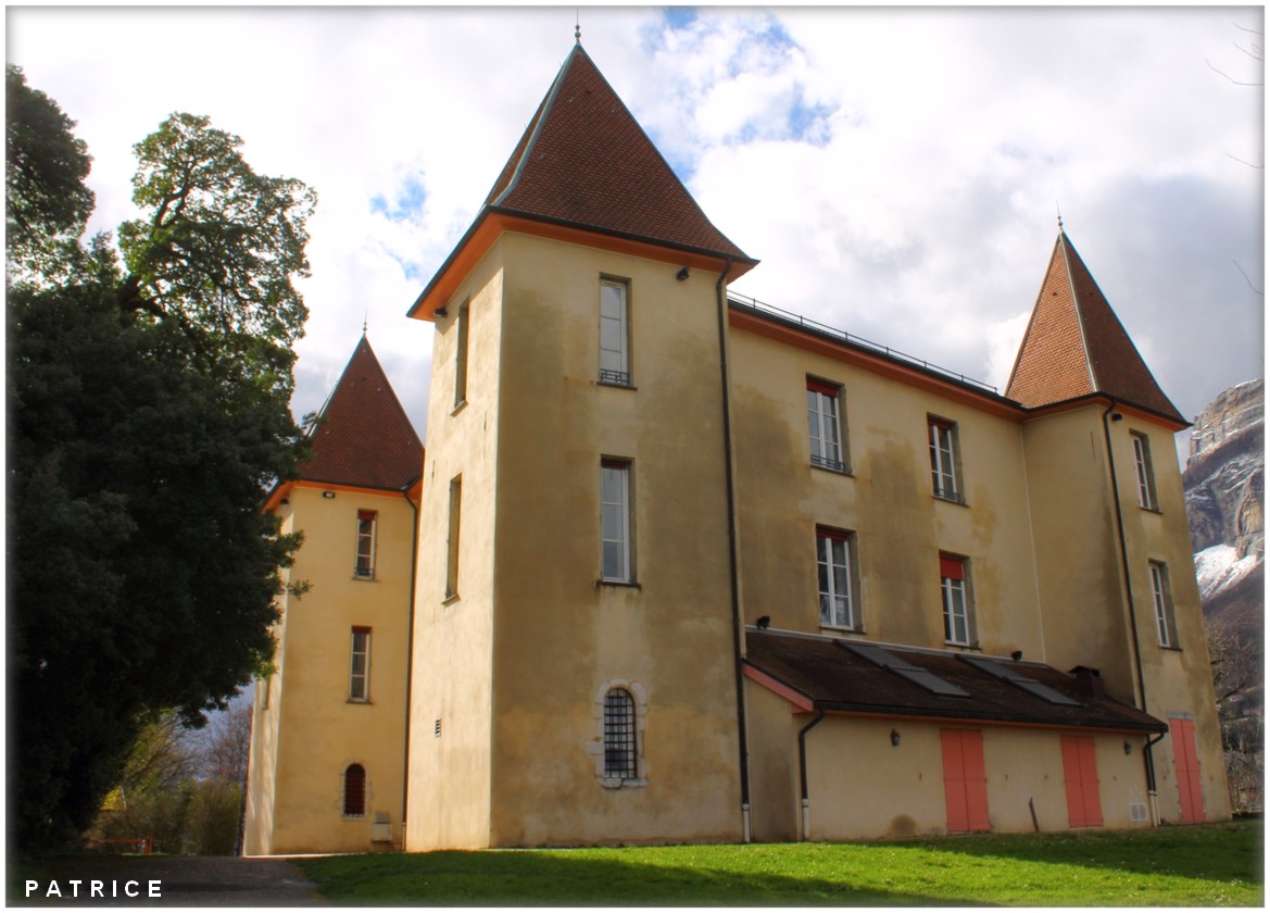Blog Photos de Patrice: Mairie de Montbonnot St Martin, ancien Château ...