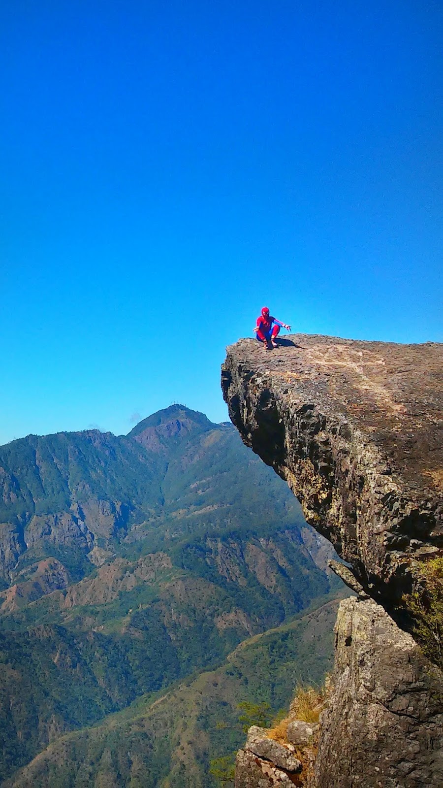 Mt. Ulap Eco Trail Travel Guide - moredantravels