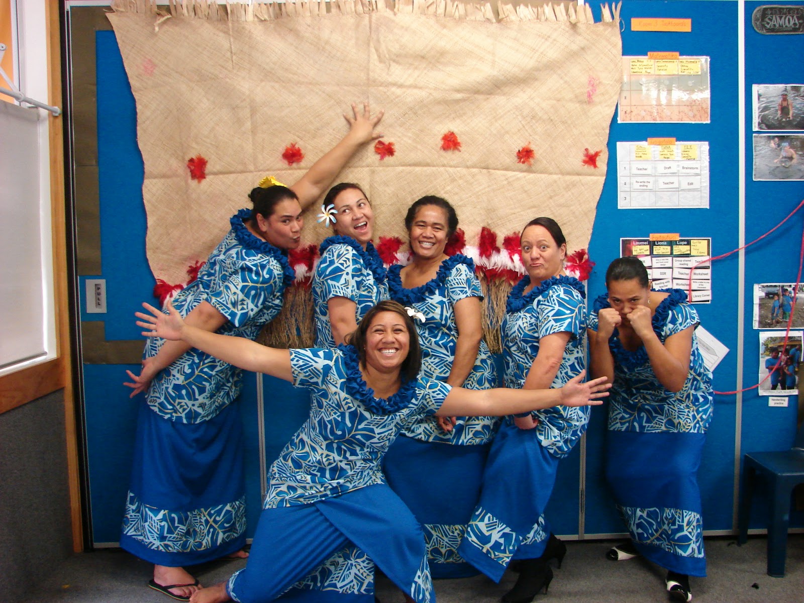 Teine ma Tama Samoa: Tutoatasi o Samoa