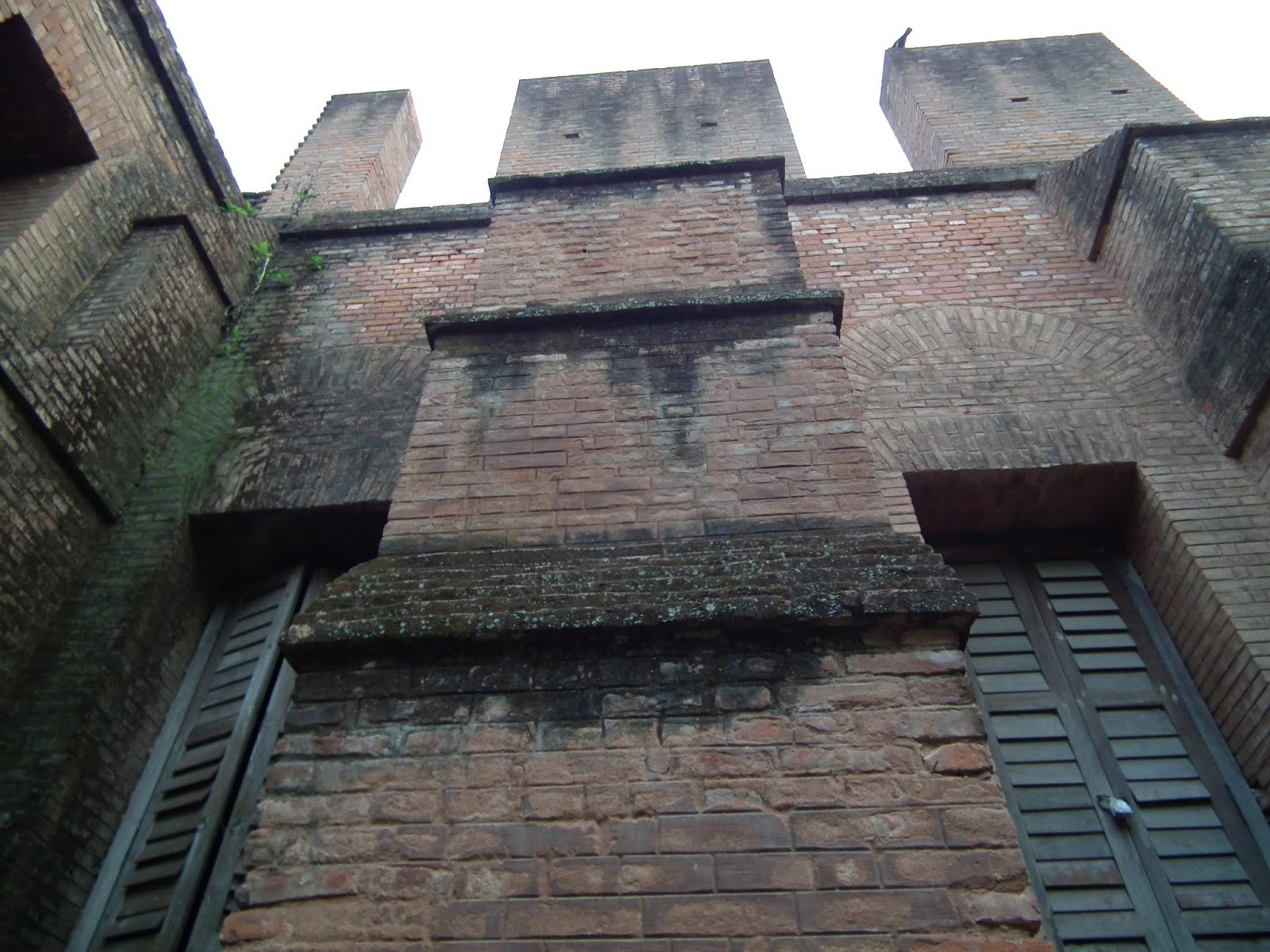 Astounding Bengal: CLIVE HOUSE (BAROKOTHI)