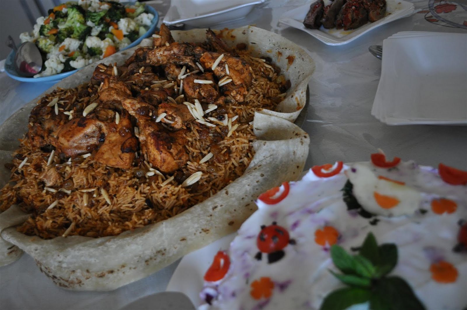 Afiyetle...: arap yemegi: KEBSEH ve favori salatalar