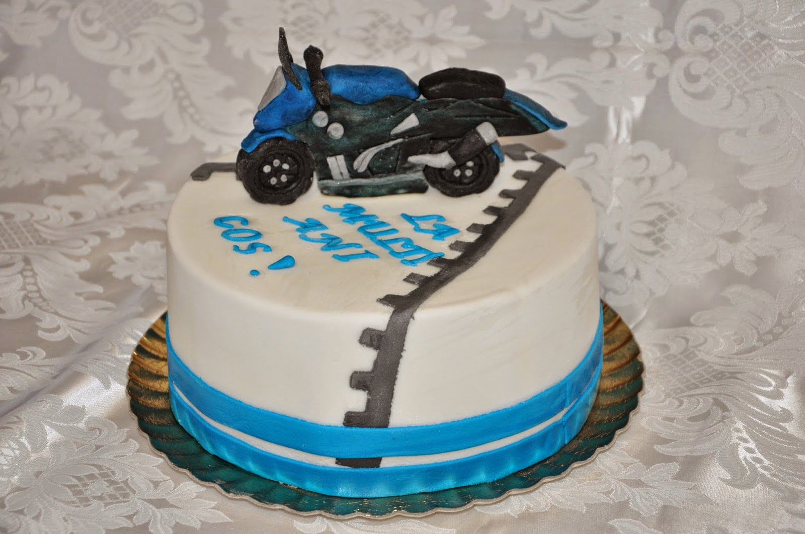 Bucataria Alynusei: TORT MOTOCICLETA