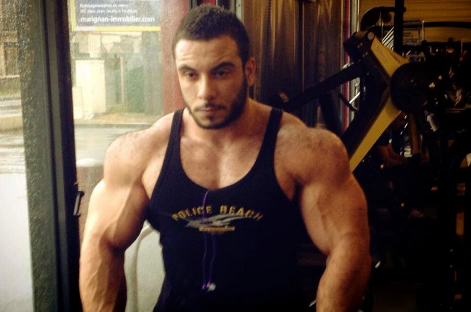 Muscle Lover: French junior bodybuilder Lorenzo Becker