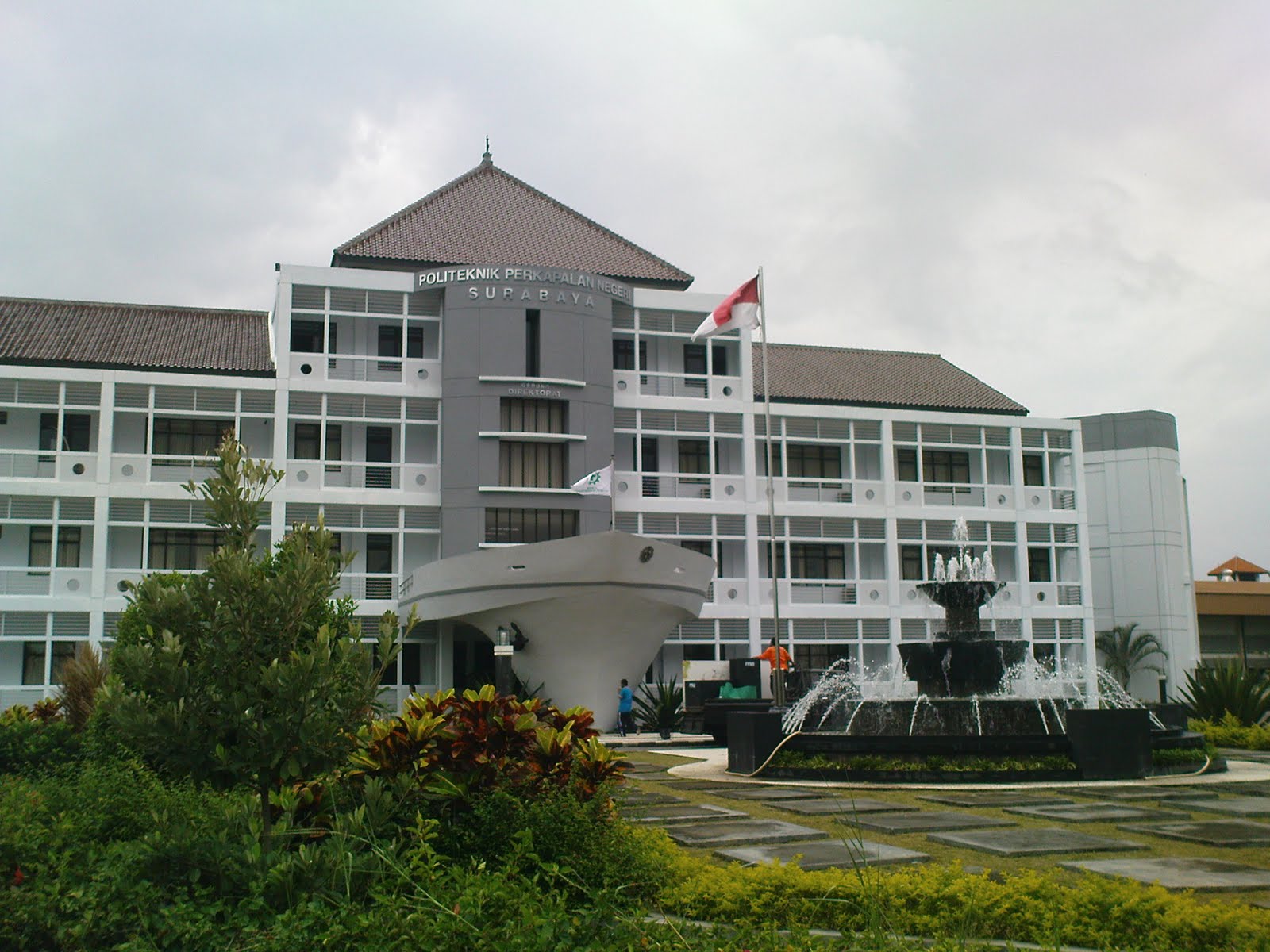 Coretannya BRILIANTA: Sekilas Tentang Kampus ITS Surabaya (Institut ...